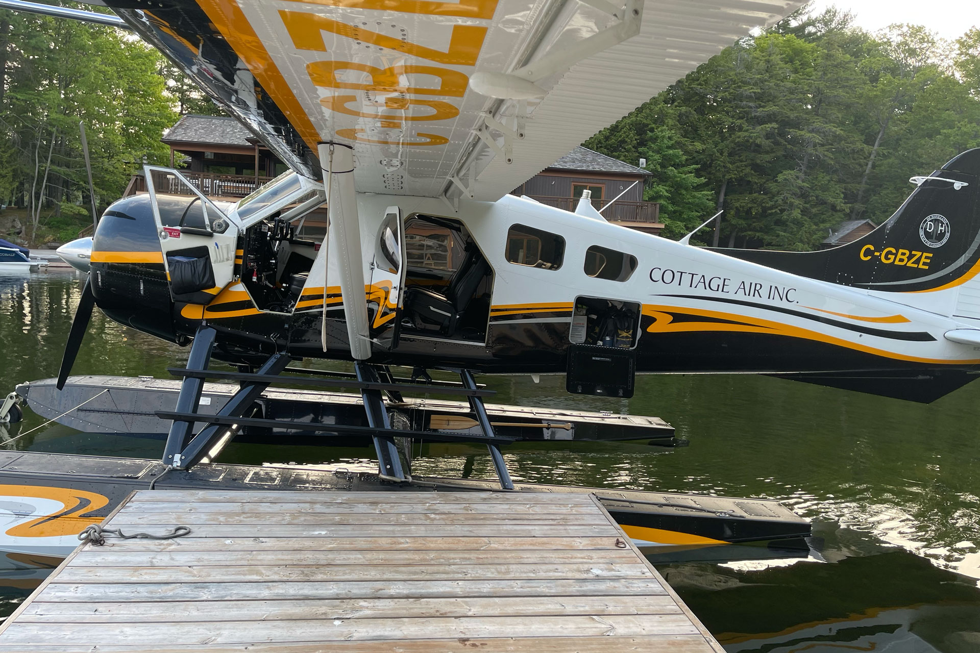 Luxurious float plane brings you right to your cottage dock - Dockside ...